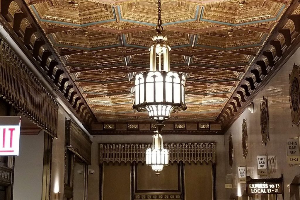 From Glamor to Gloom at the Pittsfield - Chicago Detours
