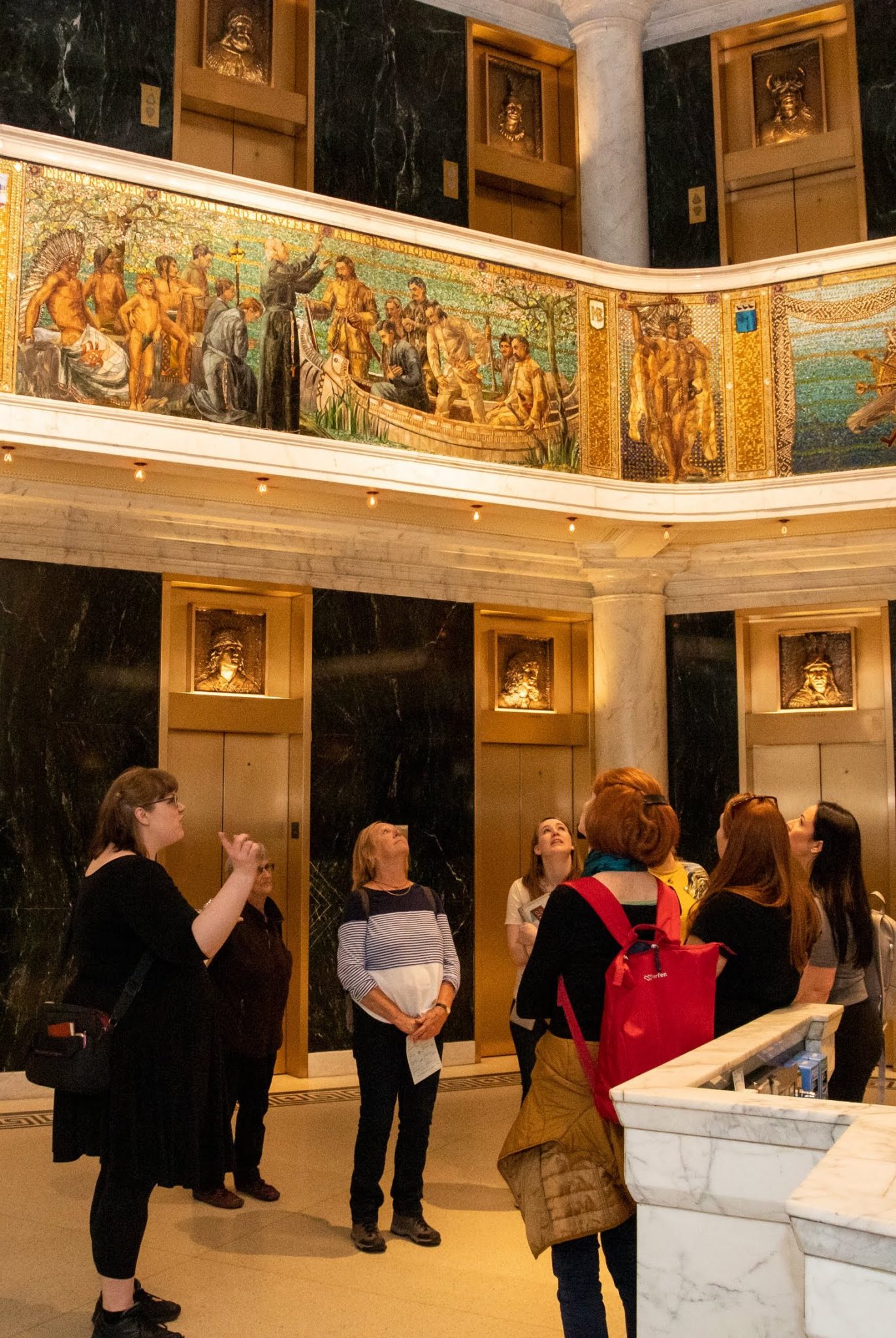 Private Custom Chicago Tours Downtown & Neighborhoods - Chicago Detours
